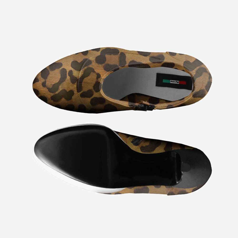 Women Jaguar | A Custom Shoe concept by Raymond Johnson